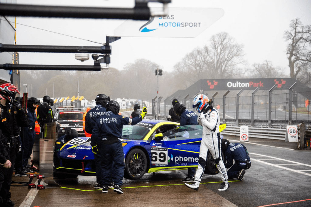 The path to European and British GT4 Racing - MahikiRacing